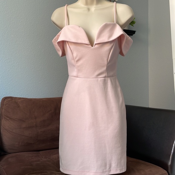 B. Smart | Dresses | Sexy Form Fitting B Smart Off The Shoulder Dress ...
